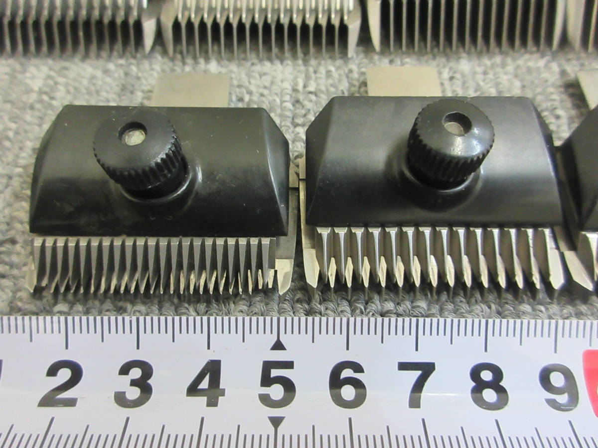 S 7-2 7 理容道具 電動バリカンの刃 替え刃 箱入り 他 17点まとめて THRIVE MONGY スピーディック 他 / 電気バリカン クリッパー(理美容店用品)｜売買された ...