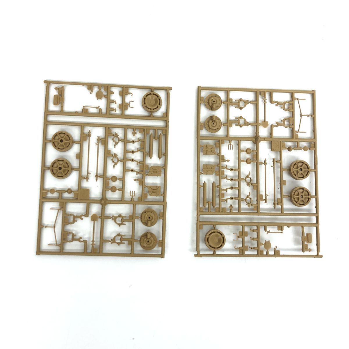 ITALERI イタレリ 1/35 Autoblinda AB41 アウトブリンダ AB41装輪装甲車 プラモデル 306-298#80(戦車 ...