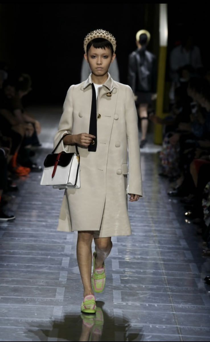 プラダ PRADA ランウェイ ウール コート 40 オフホワイト(コート)｜売買されたオークション情報、yahooの商品情報をアーカイブ公開 - オークファン - ふ（coselasia.com）