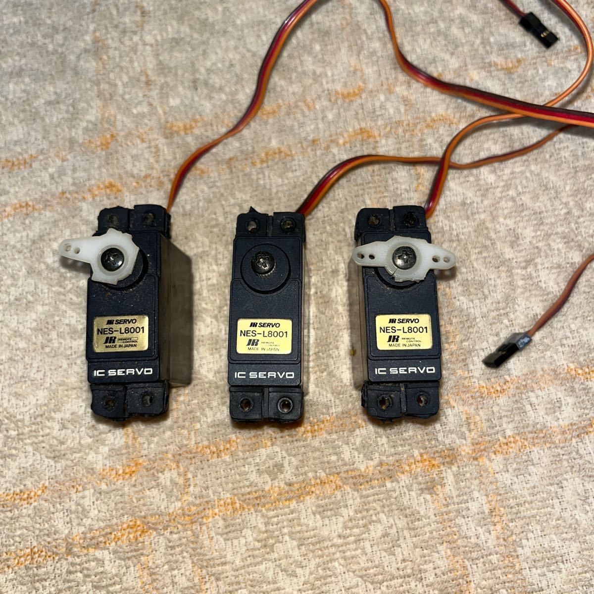 ラジコン サーボJR(サーボ)｜売買されたオークション情報、yahooの商品情報をアーカイブ公開 - オークファン（aucfan.com）