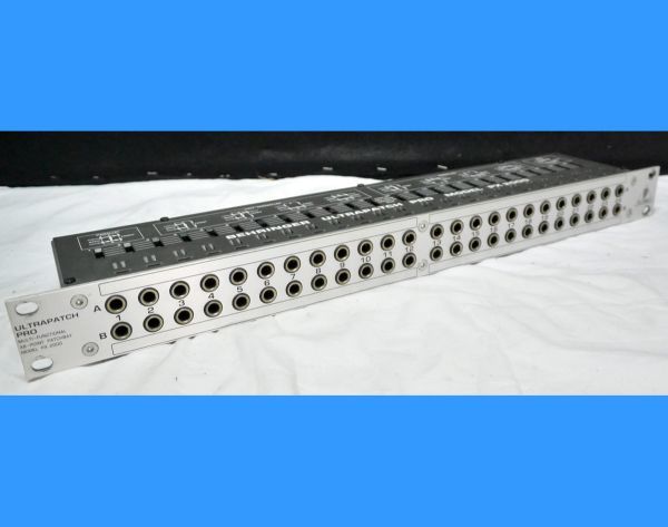 BEHRINGER ULTRAPATCH PRO PX2000 MULTI-FUNCTIONAL 48-POINT PATCHBAY(パッチ ...