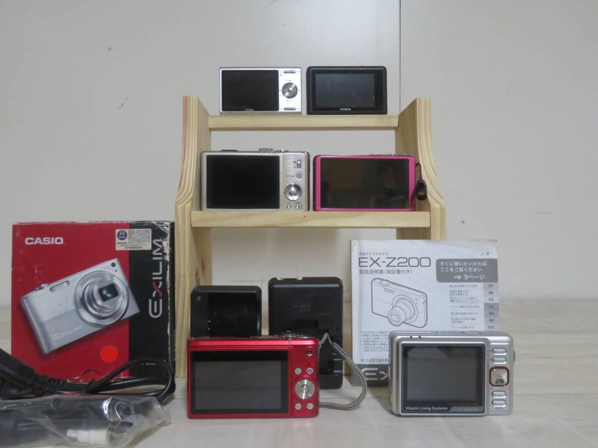 Panasonic LUMIX DMC-TZ20 / LUMIX DMC-FX77 + CASIO EXILIM EX-Z200 ...