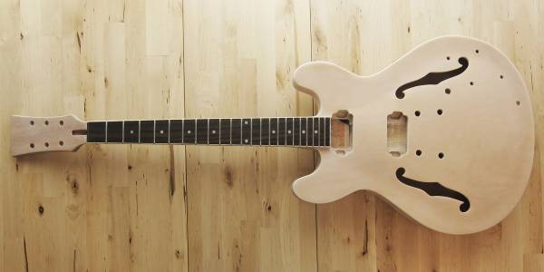 DIY ギターキット ES 335 タイプ マホガニー セットネック(本体)｜売買されたオークション情報、yahooの商品情報をアーカイブ公開 ...