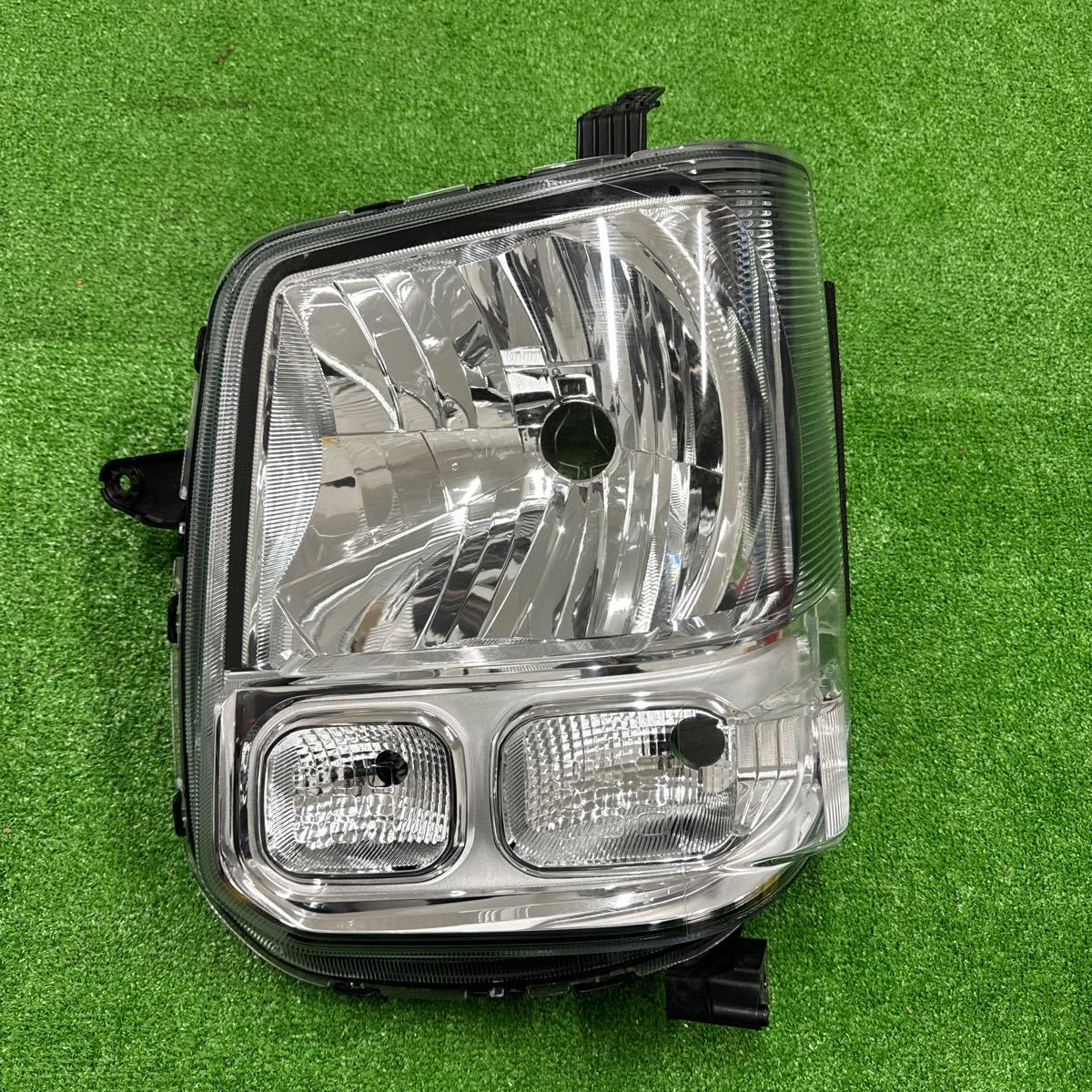 27 スズキ エブリィバン DA17V 純正 左側 ヘッドライト LE14C6327(ヘッドライト)｜売買されたオークション情報、yahooの商品情報をアーカイブ公開 - オークファン ...