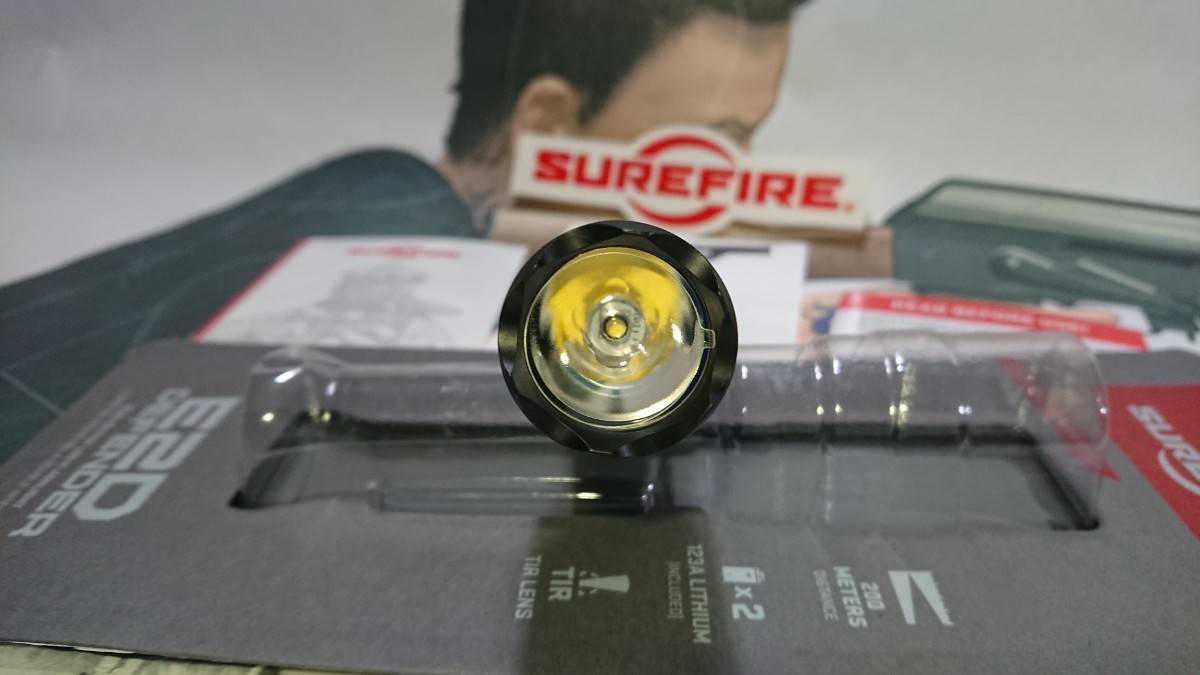SUREFIRE E2D DEFENDER ULTRA 1000/5 LUMEN DUAL OUTPUT Used シュアファイアー ...