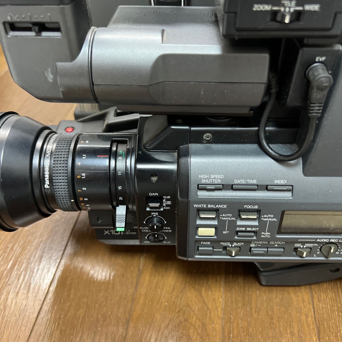 Panasonic パナソニック S-VHSビデオカメラ NV-M10000 2CCD VIDEO(パナソニック)｜売買されたオークション情報 ...