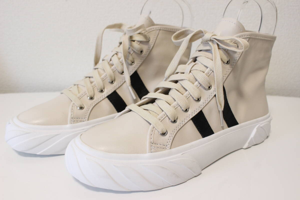 E695 極 LISA VICKY リサ ビッキー サイドライン レースアップ ハイカット スニーカー シューズ ベージュ 白 黒 ブラック 24cm(24.0cm)｜売買されたオークション ...