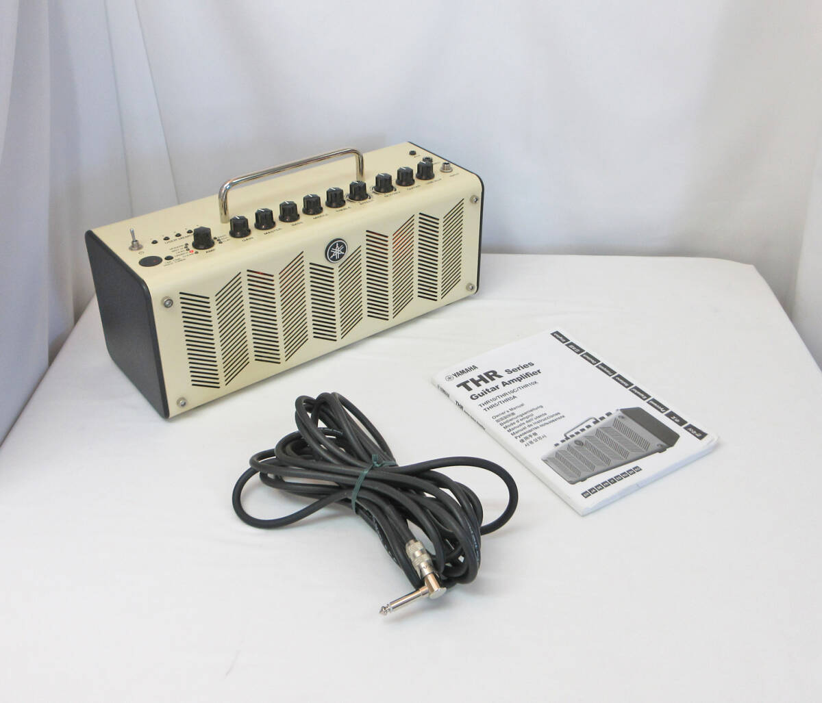 A884 ギターアンプ YAMAHA/ヤマハ THR10 み 電源アダプターつき 電源ケーブルつき ステレオミニケーブルつき 取扱説明書つき ...