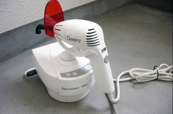 光重合レジン照射器 DENTSPLY Spectrum 800(歯科学)｜売買されたオークション情報、yahooの商品情報をアーカイブ公開 ...