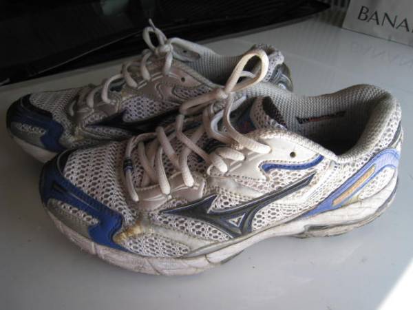 ミズノ スニーカー WAVE INSPIRE 4 26cm(26.0cm)｜売買されたオークション情報、yahooの商品情報をアーカイブ公開 ...