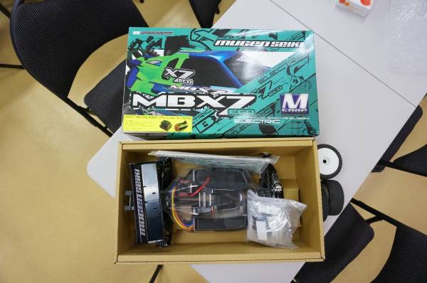 1/8 GPバギー/mugen seiki MBX-7 ECO M-SPEC Motor/ESC付キット(完成品（電動）)｜売買されたオークション情報、yahooの商品情報をアーカイブ公開 ...