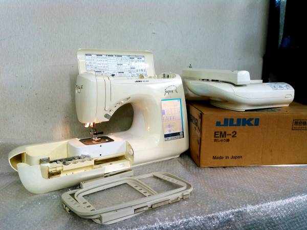 天1 JUKI 刺繍機 大画面液晶ミシン JUPRE EM-2付 保証付(ジューキ)｜売買されたオークション情報、yahooの商品情報をアーカイブ公開 - オークファン（aucfan.com）