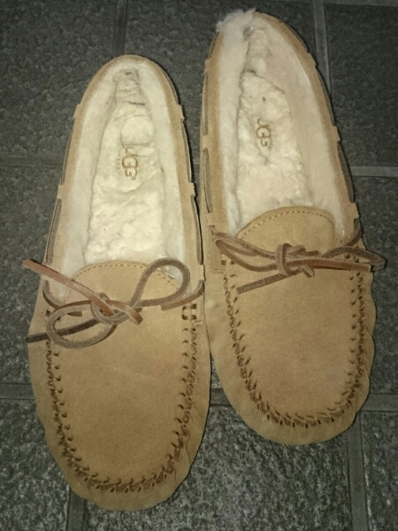 UGGベージュシューズ(UGG オーストラリア)｜売買されたオークション情報、yahooの商品情報をアーカイブ公開 - オークファン（aucfan.com）