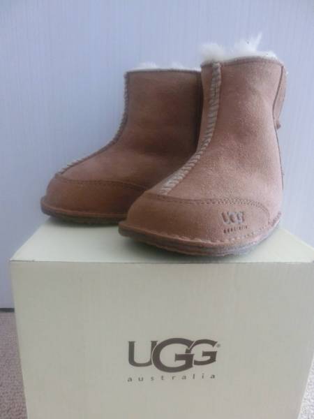 UGG Boo Bootie Baby アグベビーブーツ(UGG オーストラリア)｜売買されたオークション情報、yahooの商品情報をアーカイブ公開 - オークファン（aucfan.com）