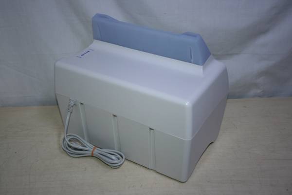 RISO 折り姫 AF－03 A4専用簡易紙折り機(オフィス用品一般)｜売買されたオークション情報、yahooの商品情報をアーカイブ公開 - オークファン（aucfan.com）