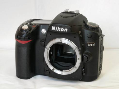 nikon D80(ニコン)｜売買されたオークション情報、yahooの商品情報をアーカイブ公開 - オークファン（aucfan.com）