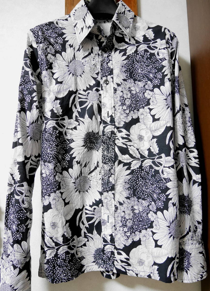SHELLAC 福山雅治 着用モデル シャツ シェラック 花柄(トップス)｜売買されたオークション情報、yahooの商品情報をアーカイブ公開 - オークファン（aucfan.com）