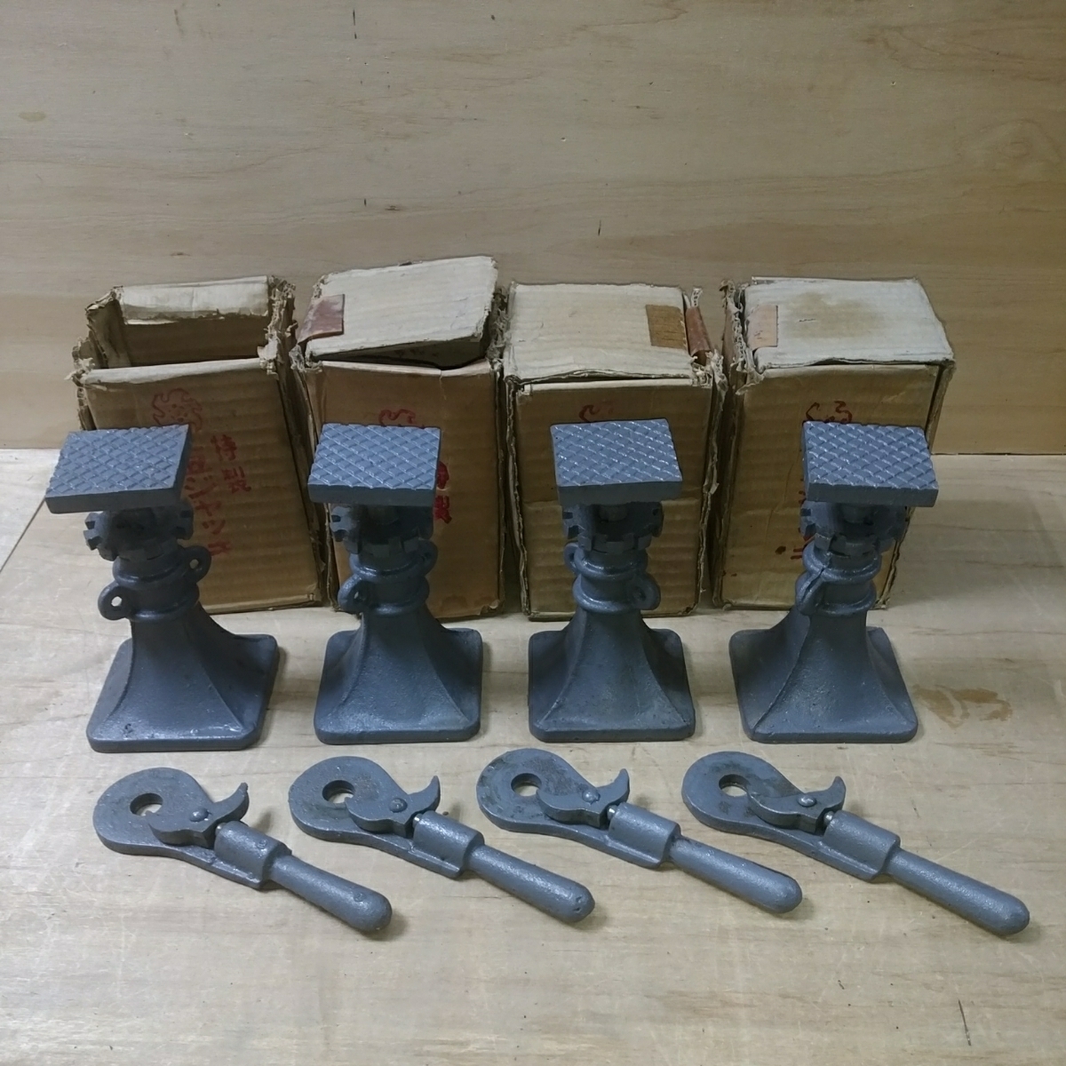L6052 送安 特製豆ジャッキ4点① ミニジャッキ 建築用 高13cm 鉄製 工具 デットストック(ハンドツール、大工道具)｜売買された ...
