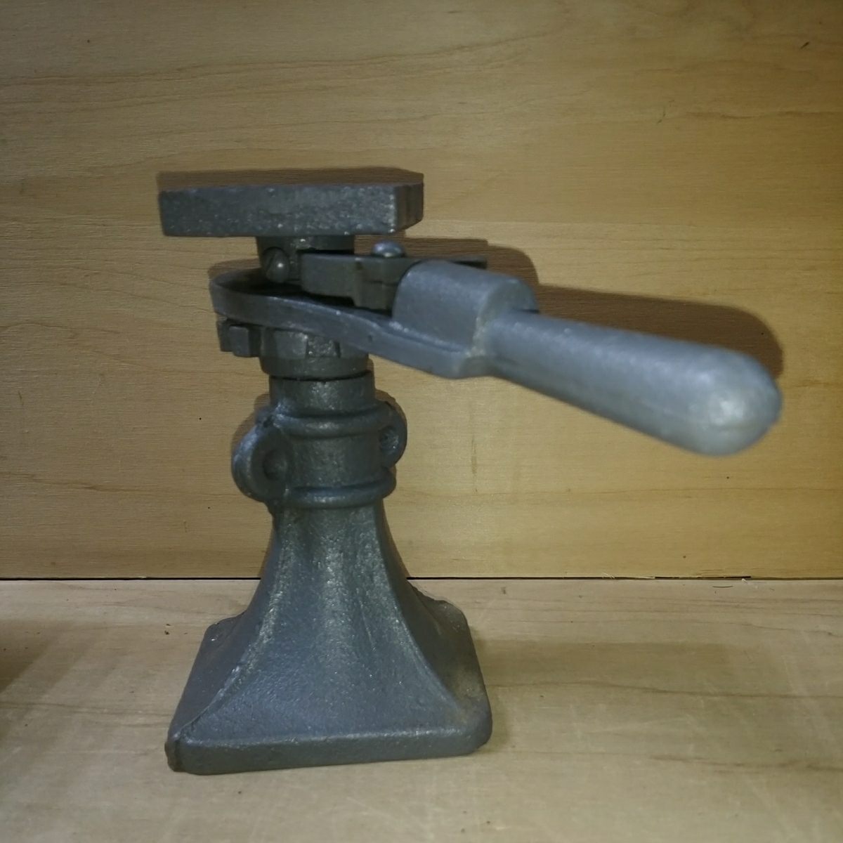 L6052 送安 特製豆ジャッキ4点① ミニジャッキ 建築用 高13cm 鉄製 工具 デットストック(ハンドツール、大工道具)｜売買された ...