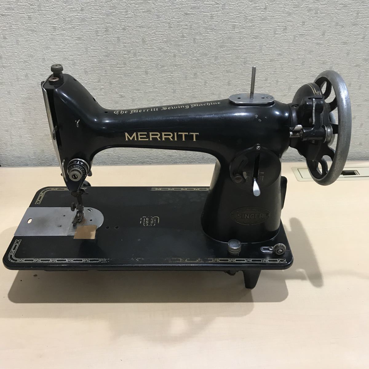 SINGER シンガー MERRITT 黒ミシン 本体のみ 手工芸 ハンドクラフト(その他)｜売買されたオークション情報、yahooの商品情報 ...