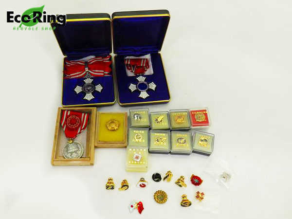 1円 日本赤十字社 他 勲章 他 ピン バッジ 小物 計24点セット EV948(その他)｜売買されたオークション情報、yahooの商品情報を ...