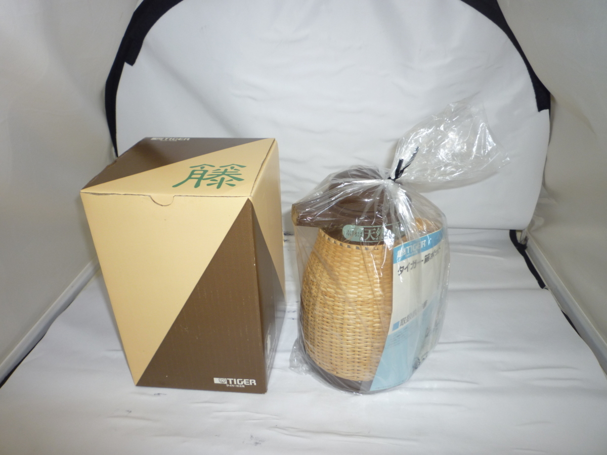 ② 品 昭和レトロ タイガー魔法瓶 籐ポット PSH-0750 0.76L(ポット)｜売買されたオークション情報、yahooの商品情報をアーカイブ公開 - オークファン（aucfan.com）