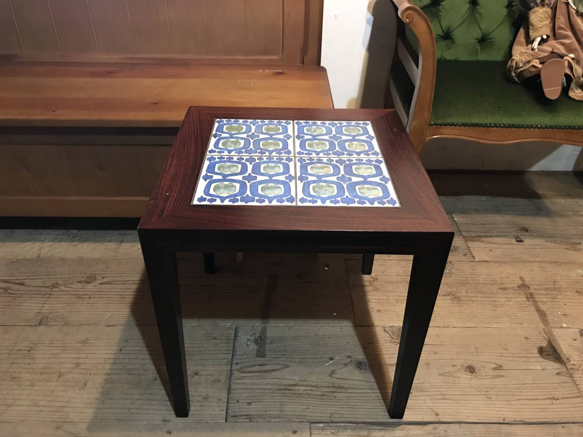 カフェテーブル サイドテーブル ロイヤルコペンハーゲン HASLEV タイルトップテーブル(缶)｜売買されたオークション情報、yahooの商品情報をアーカイブ公開 - オークファン ...