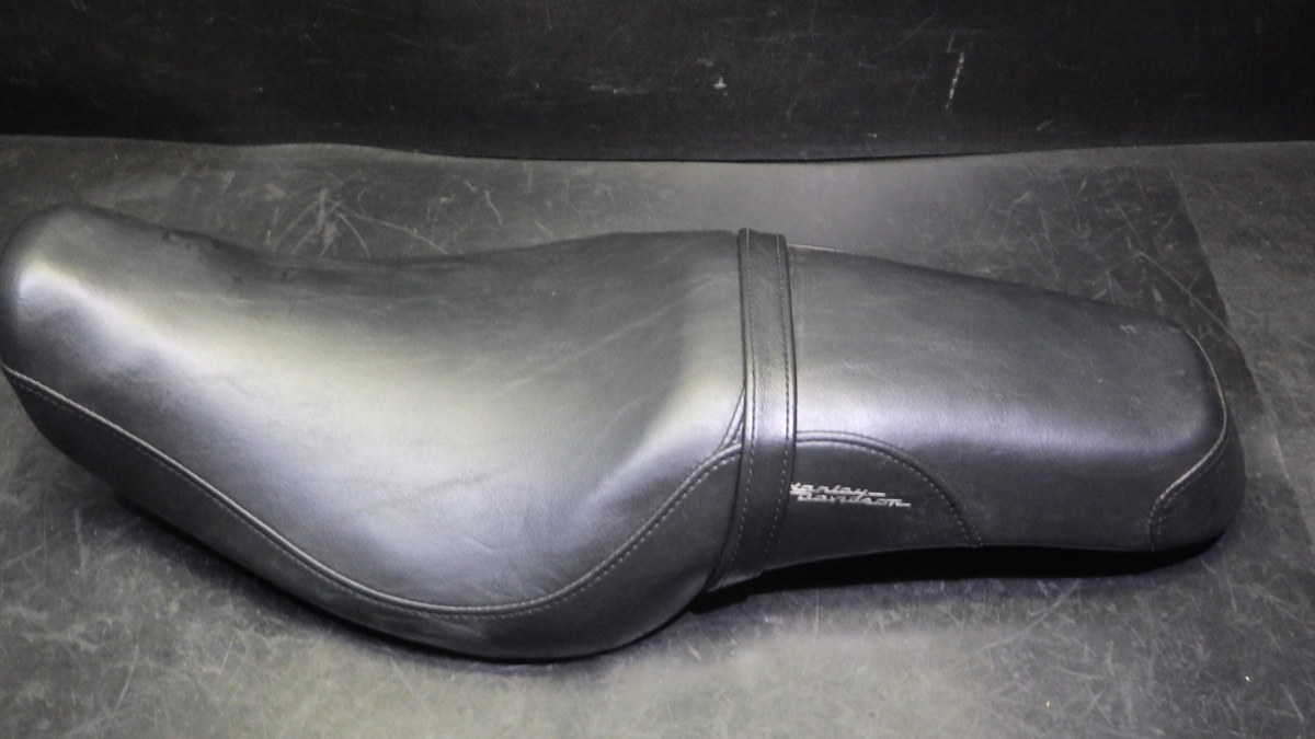 ハーレーダビッドソン XL883N 5HD4LE2E3EC シート D-563(純正品)｜売買されたオークション情報、yahooの商品情報をアーカイブ公開 - オークファン（aucfan.com）
