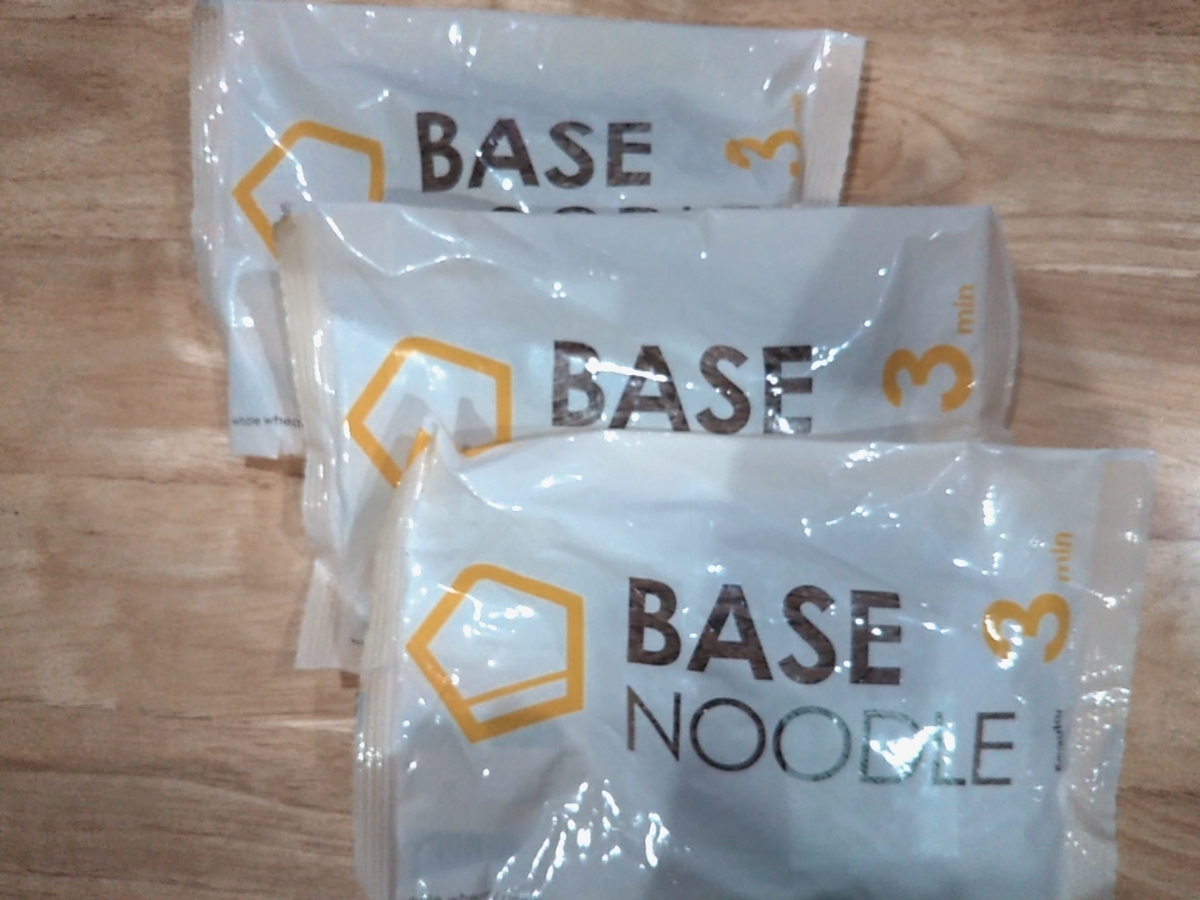 BASE NOODLE 完全栄養食 定価390円/食 賞味期限10月31日(麺類)｜売買されたオークション情報、yahooの商品情報を ...