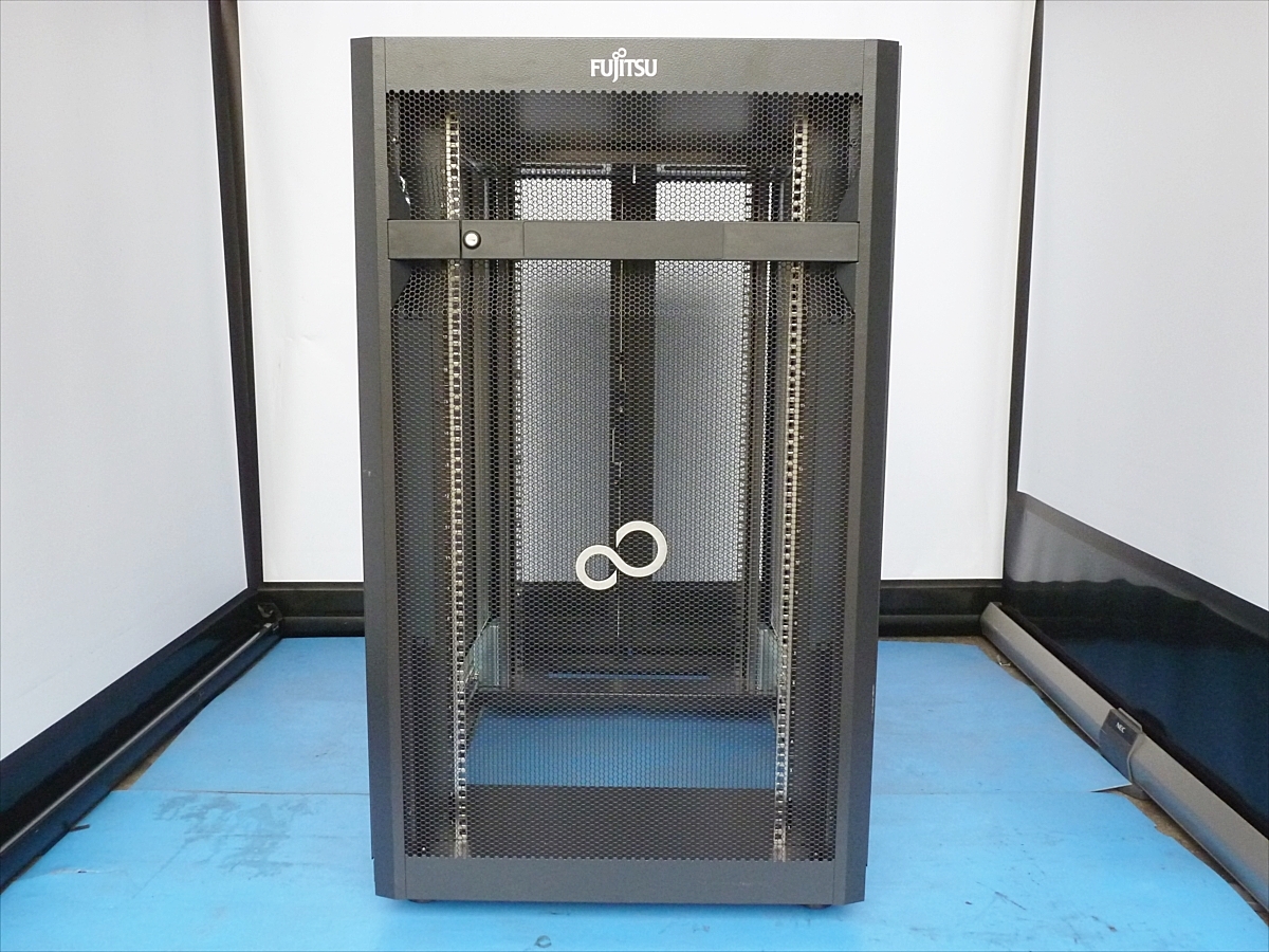 新しい キレイ 富士通 FUJITSU サーバーラック 19インチラック 2724 19R-272A 2017年 高年式(サーバーラック ...