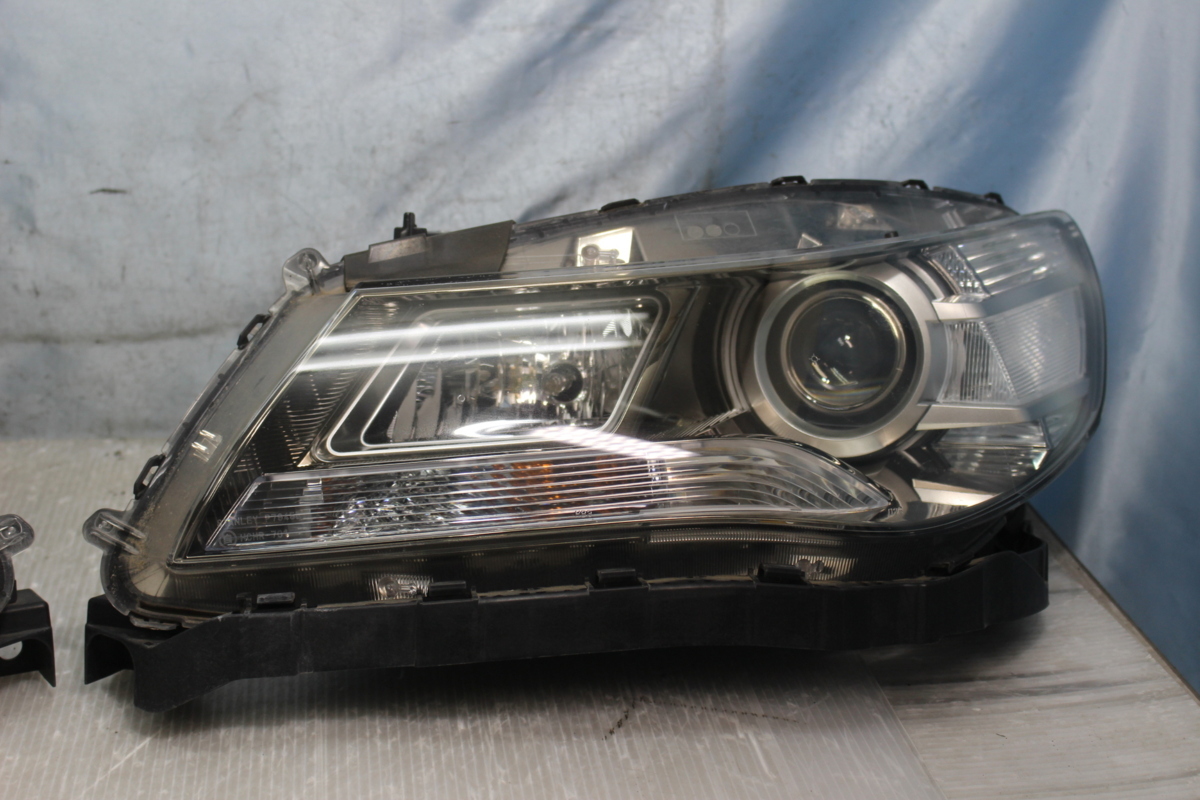 レジェンド KB2 後期 HID キセノン ライト P7945 左右 AFS付 た(ヘッドライト)｜売買されたオークション情報、yahooの商品情報をアーカイブ公開 - オークファン ...