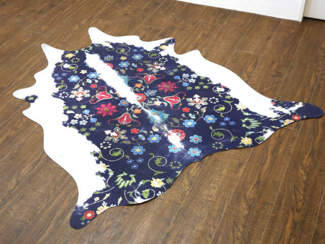 2001234 英国製 Gypsy Cowhide ジプシーカウハイド ラグ ジプシープリント ラグ マット NAVY ネイビー 1500× ...