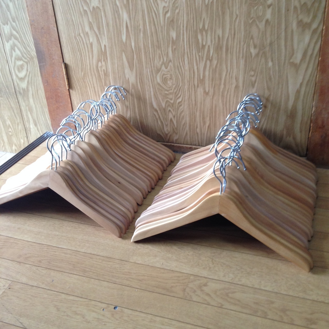 50本セット 店舗什器 ウッドハンガー まとめて 木製 ハンガー 42cm(一般)｜売買されたオークション情報、yahooの商品情報をアーカイブ公開 - オークファン（aucfan.com）