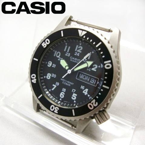 CASIO MD-707 ミリタリーダイバーズ ウォッチ デイデイト シルバーブラック黒 文字盤 駆動品 20BAR防水 腕時計メンズ回転 ...