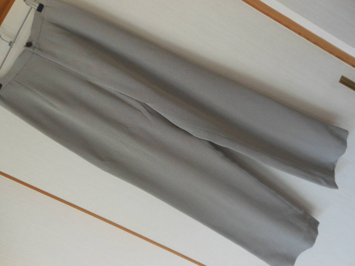 ラングミュゼRANG MUSEE グレーのパンツスーツ 15(パンツスーツ一般)｜売買されたオークション情報、yahooの商品情報をアーカイブ公開 - オークファン（aucfan.com）