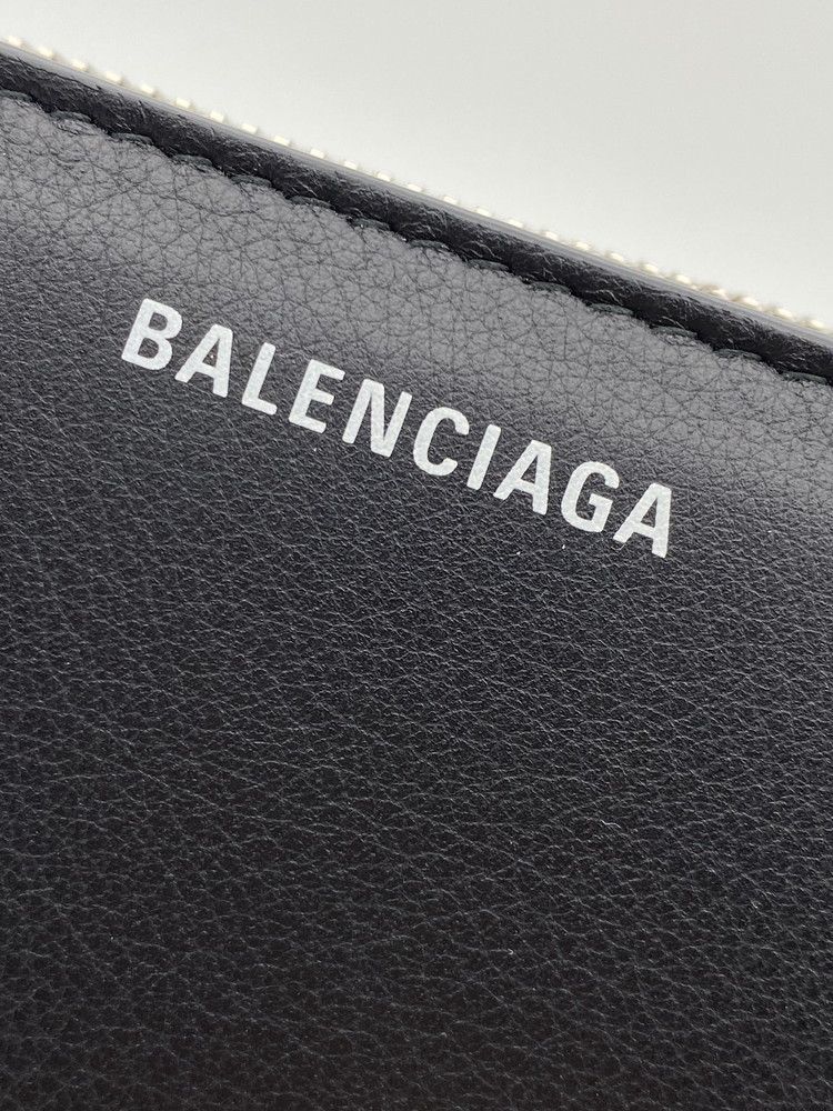 BALENCIAGA 516366 エブリディ ビルフォールド ラウンドファスナー 2つ折りコンパクト バレンシアガ ミニ財布 3109/宮竹 ...