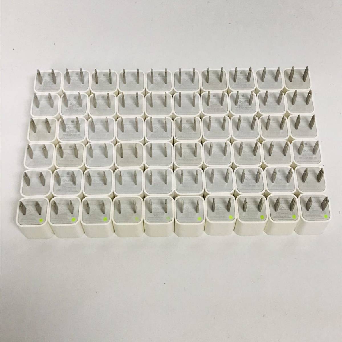 大量 1円 Apple アップル 純正 USB 電源アダプター ACアダプター 充電器 A1385 A1265 まとめて 60個 セット ...