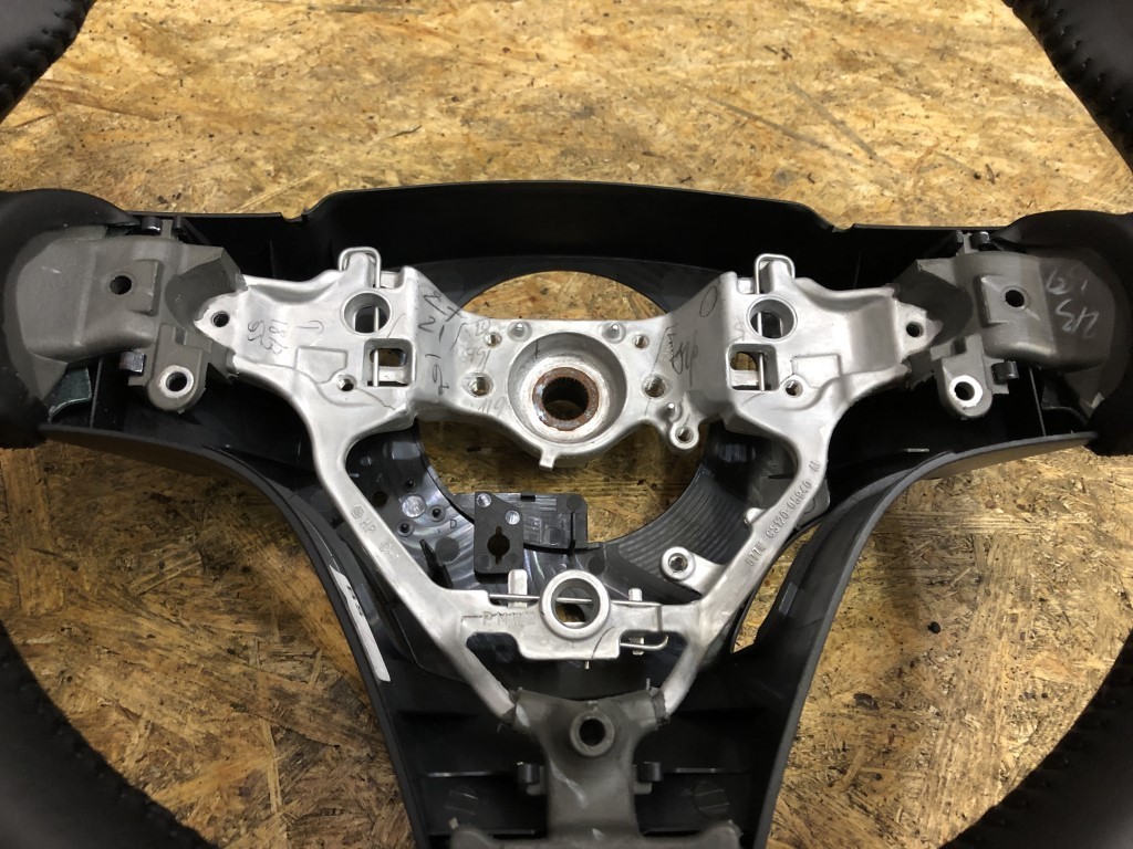 TOYOTA トヨタ 80系 ノア ヴォクシー 純正 レザーステアリング ハンドル 577W GS120－05940 A1 VP205(ステアリング、ハンドル本体)｜売買されたオークション情報 ...