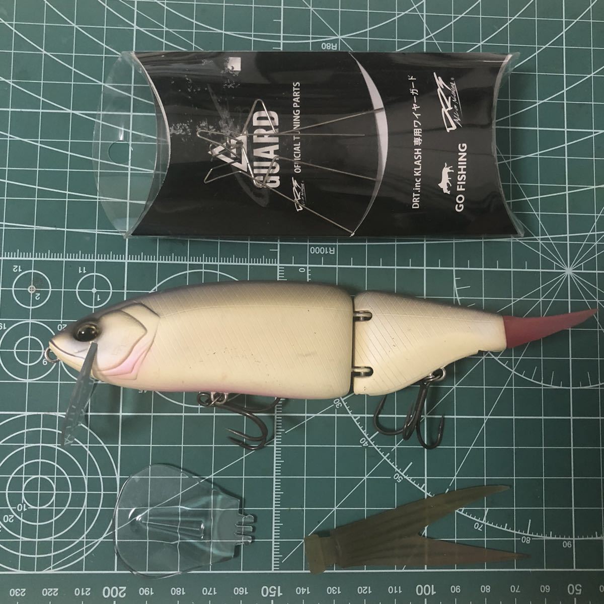 DRTタイニークラッシュ LO スペクター Gガード Vテール ワイドリップ オマケ付き(ビッグベイト)｜売買されたオークション情報 ...