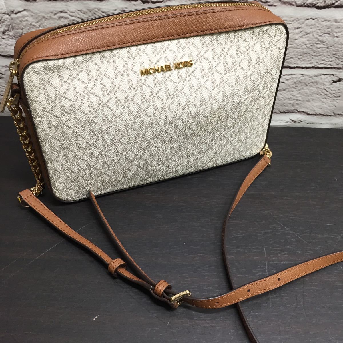 3045-3048 2wayバッグ 斜めがけ MICHAEL KORSマイケルコース ショルダーバック キャメルバック(女性用)｜売買されたオークション情報、yahooの商品情報をアーカイブ ...