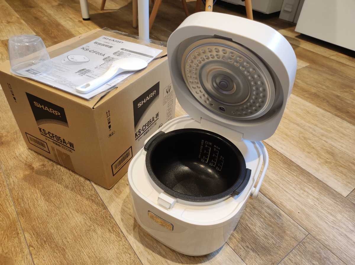 2019年製 KS-CF05A-W ホワイト系 SHARP シャープ 炊飯器 3合炊き 一人暮らし 二人暮し 厚釜 ふっくら 白米(マイコン)｜売買されたオークション情報、yahooの商品情報 ...