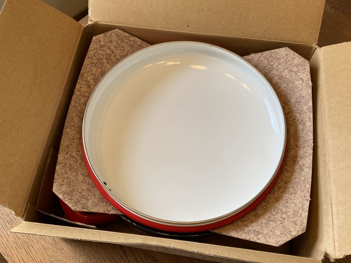 昭和レトロ ホーロー鍋 EJIRY Ampleur BASIC アンプルール ベーシック ビュッフェパン 24cm 赤 箱あり(両手鍋)｜売買されたオークション情報、yahooの商品情報を ...