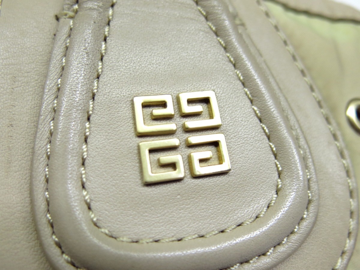 GIVENCHY ジバンシィ ナイロン カーフ レザー 本革 2way ショルダー トート バッグ ベージュ G金具 肩掛け B5 パンチング N3842(女性用)｜売買されたオークション情報 ...