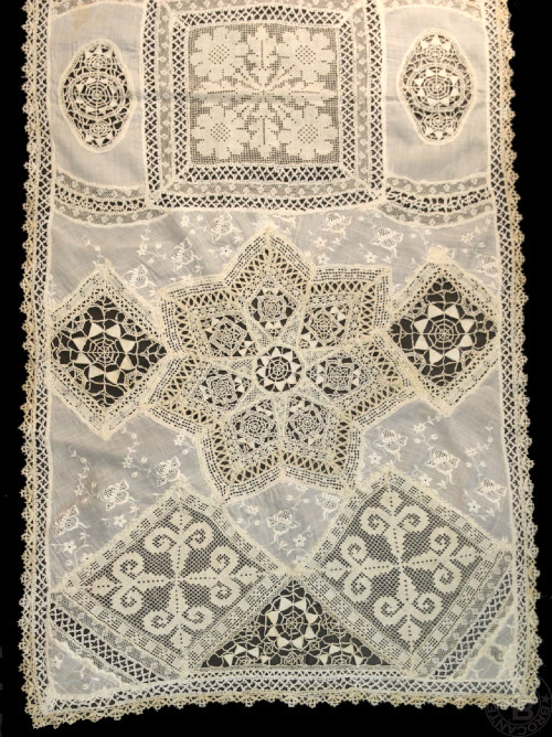 アンティーク ノルマンディレース テーブルライナー 113cm×45cm(レース)｜売買されたオークション情報、yahooの商品情報をアーカイブ公開 - オークファン（aucfan.com）
