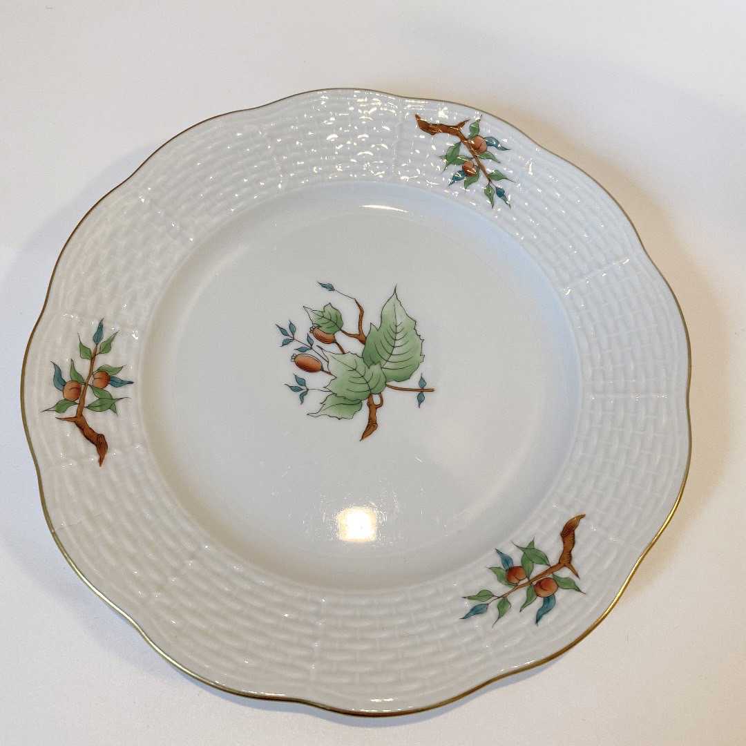 HEREND ヘレンド ローズヒップ プレート2枚③(ヘレンド)｜売買されたオークション情報、yahooの商品情報をアーカイブ公開 - オークファン（aucfan.com）