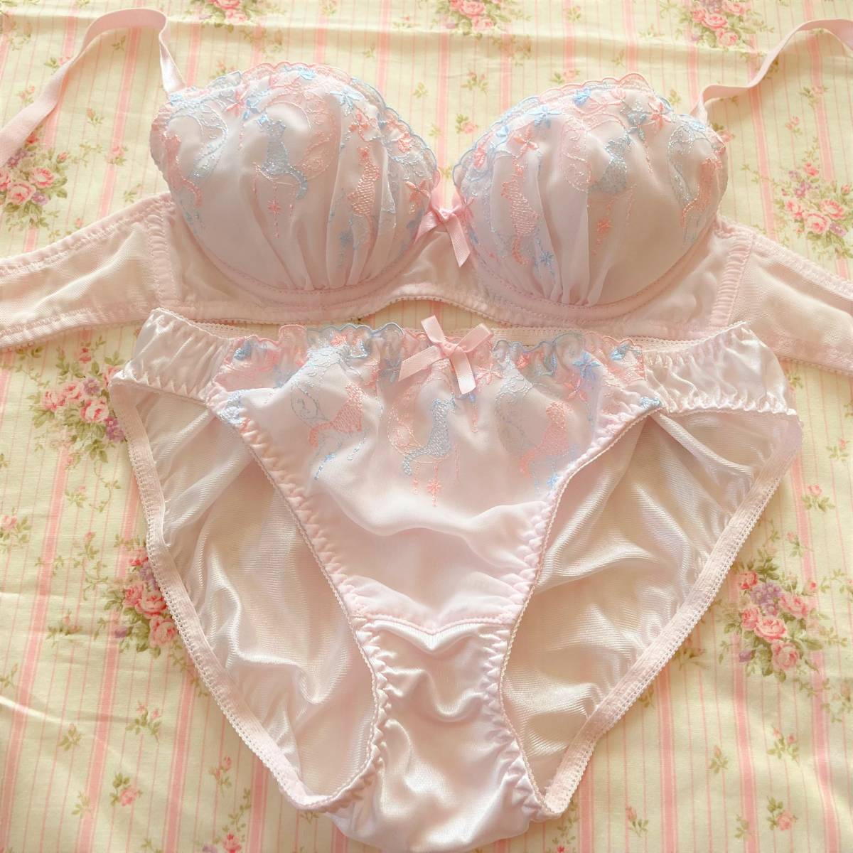 ^^ ティーンズ tutu anna C ブラ＆ショーツ(インナーウエア一般)｜売買されたオークション情報、yahooの商品情報をアーカイブ公開 - オークファン（aucfan.com）