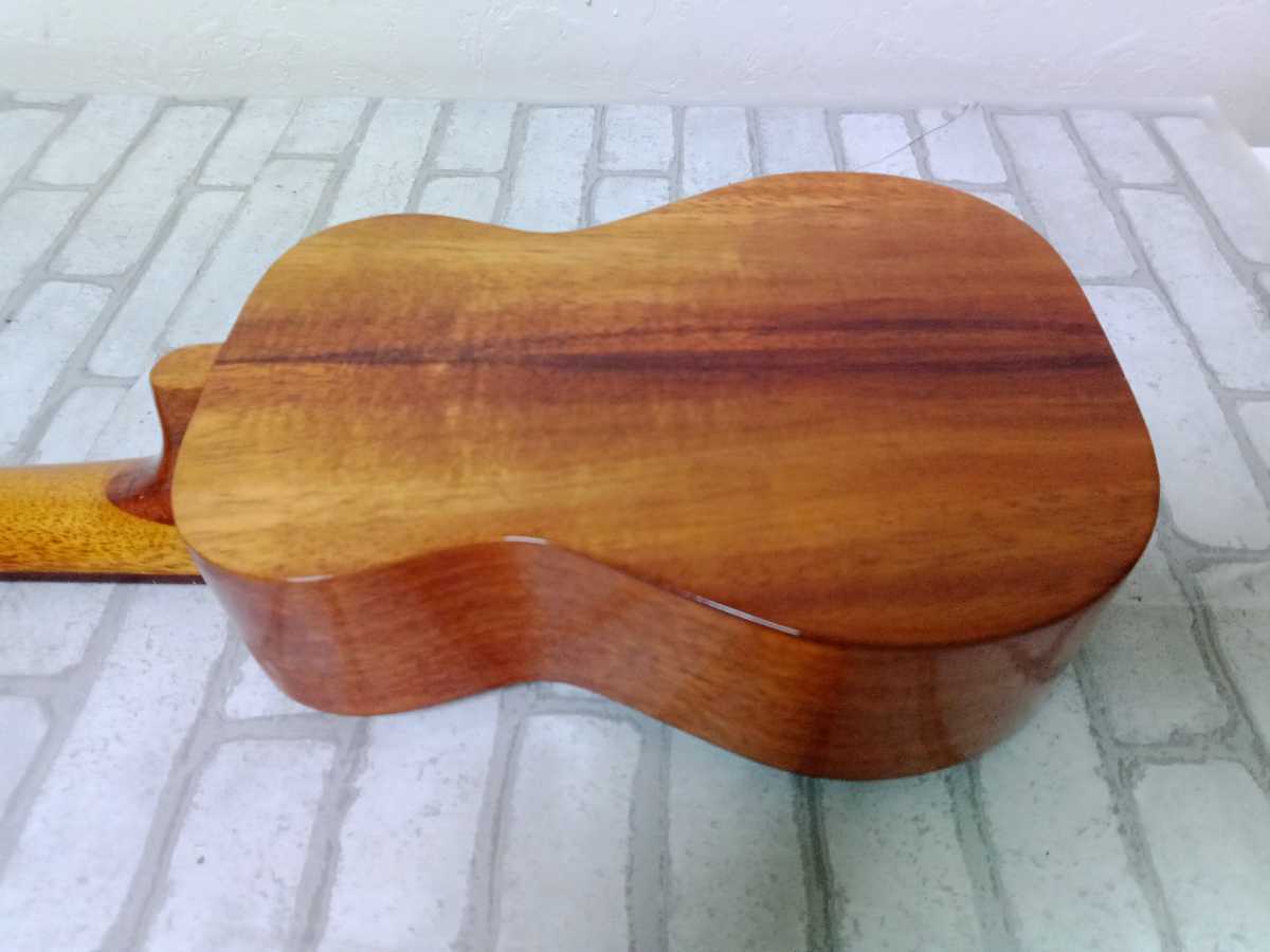 ソプラノウクレレ KAMAKA UKULELE Handcrafted Since 1916 カマカ ウクレレ ハワイ ソフトケース付き(本体 ...