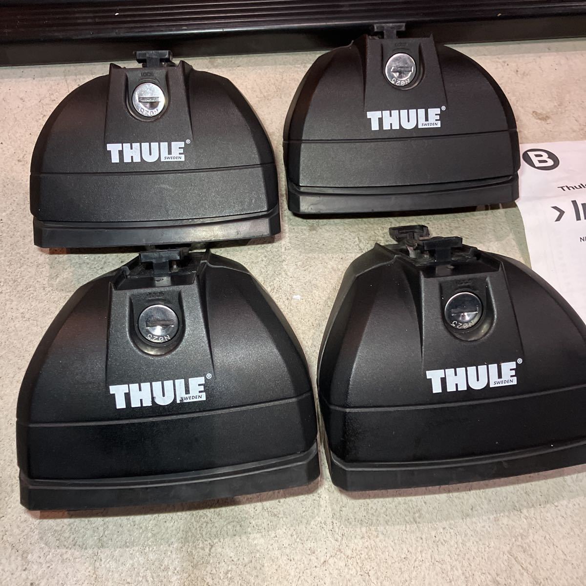 THULE 日産 エクストレイルT32 ルーフ ベースキャリア取付セット フットTH753+バー760+取付KIT 3133 NISSAN X-Trail T32 ルーフレール無車(キャリア ...