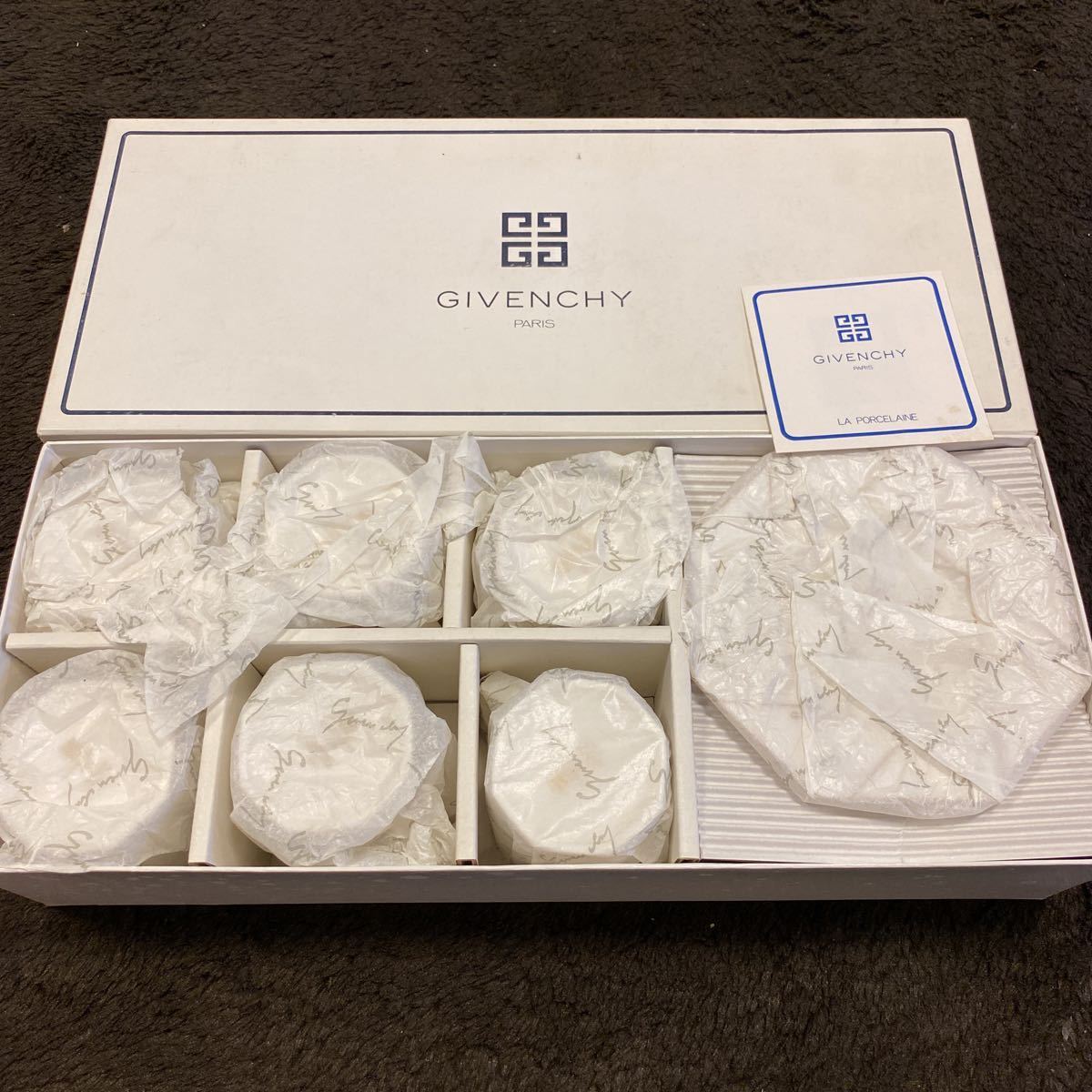 S277 GIVENCHY カップ&ソーサー コーヒーカップ 箱付き(コーヒーカップ)｜売買されたオークション情報、yahooの商品情報をアーカイブ公開 - オークファン（aucfan.com）