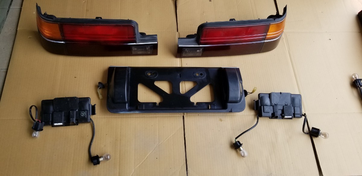 ae 85 テールランプ ガニッシュ セット ae86(テールライト)｜売買されたオークション情報、yahooの商品情報をアーカイブ公開 - オークファン（aucfan.com）